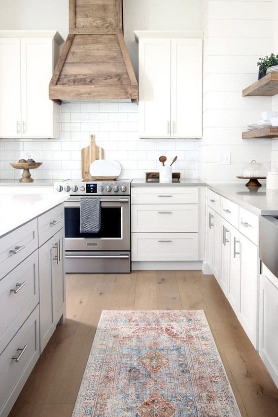 The Perfect Small Farmhouse Kitchen - Unlock Full Potential