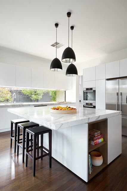 Small Kitchen with Peninsula: Make the Most of Your Space