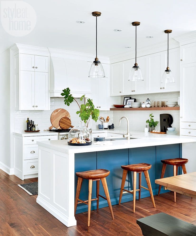 Small Kitchen with Peninsula: Make the Most of Your Space