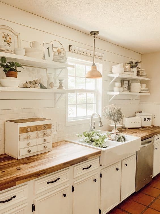 The Perfect Small Farmhouse Kitchen - Unlock Full Potential
