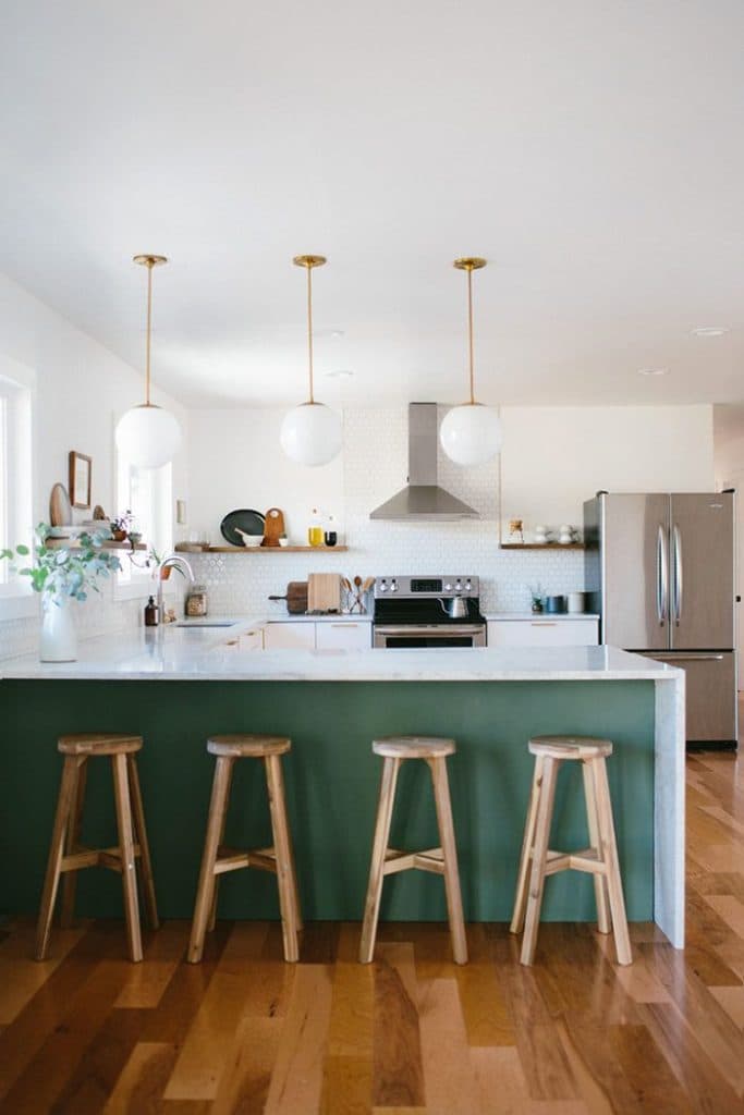Small Kitchen with Peninsula: Make the Most of Your Space